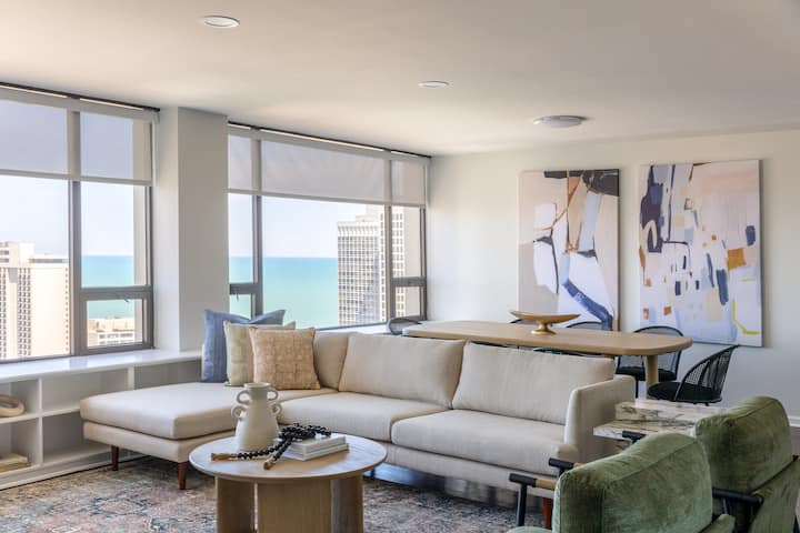 Luxury Designer Penthouse 3804 | Pool | Gold Coast - Chicago