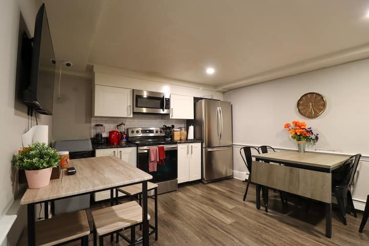 Stylish Studio In Historic Row House - Boston, MA