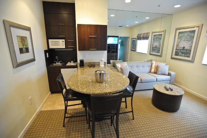 Miami Beach Retreat L Gym. Pool. Oceanfront Spot. - Miami Beach