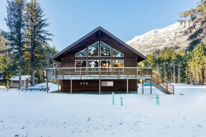 Spacious 6 Br Upper Level Duplex On A Large Lot - Girdwood, AK