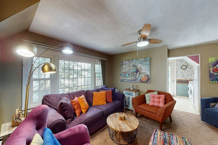 2br Condo Centrally Located With Deck & Games - Provincetown, MA