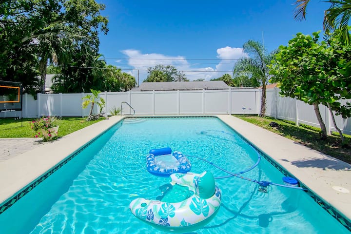 Oasis By The Beach - Largo, Florida - Largo, FL