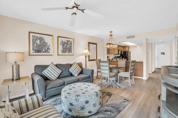 First Floor With Lake Views - ネープルズ, FL