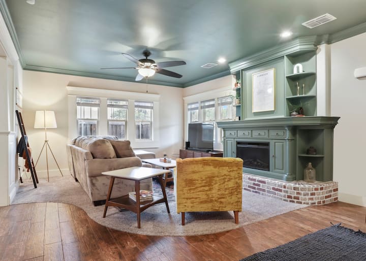 Brick Road Retreat - 3br/2ba - Walk To Tech - Lubbock, TX