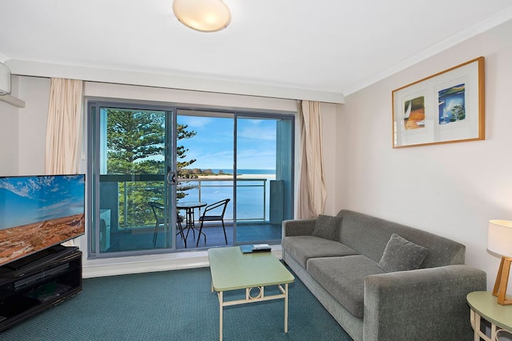 Waterfront Apartment 303 - The Entrance