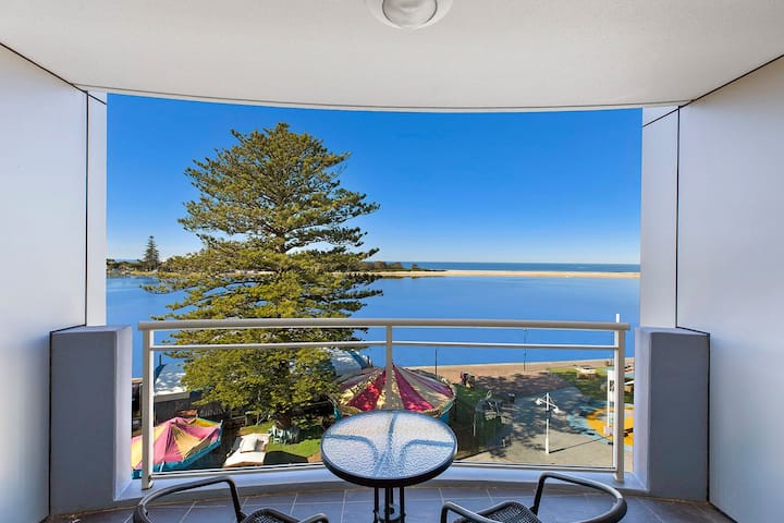 Waterfront Apartment 303 - Toowoon Bay