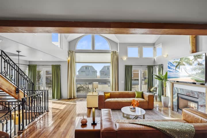 Sun-kissed Beach Mansion-roofdeck-no Guest Fee - Port Hueneme, CA