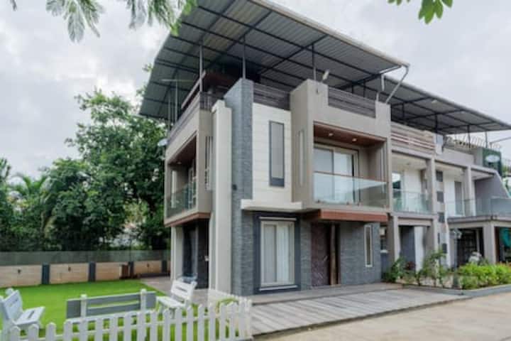 2 Bhk Villa | Shared Pool | Khandala Hills - Lonavla