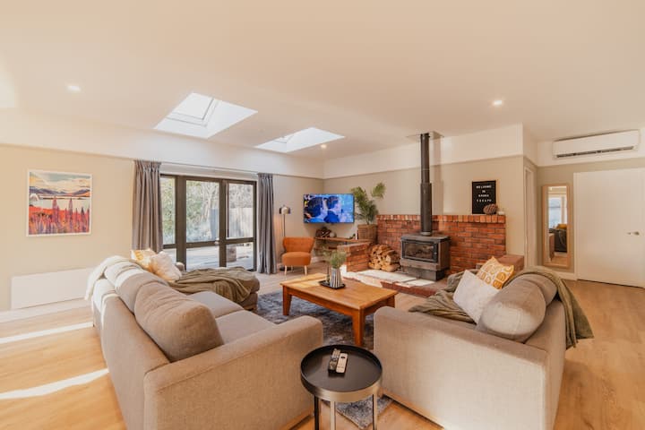 Galaxy 3br Modern Home With Fireplace Outdoor Spa - Lake Tekapo