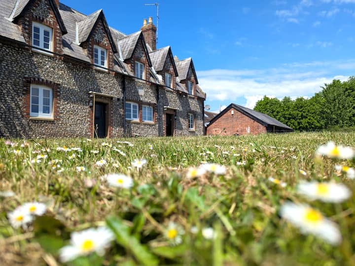 Rural Retreat, Dog Friendly, Garden, Near Beach - Pagham