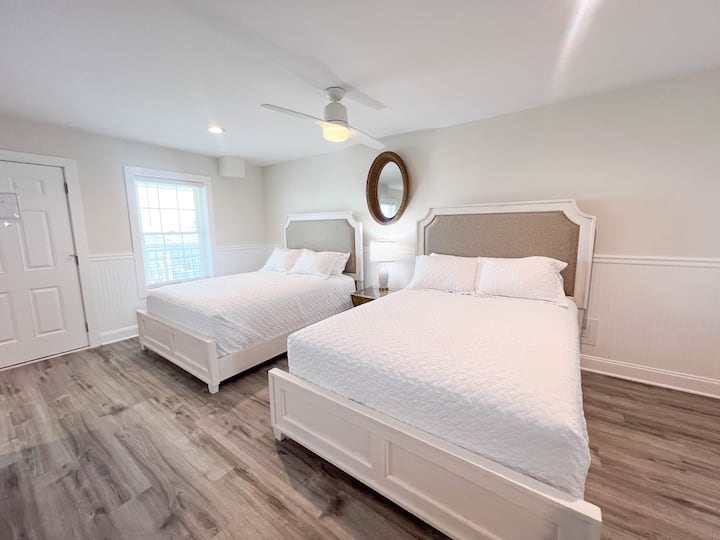 Saltwater Resort Suite 1007, Queen 1st Floor - Surf City, NC