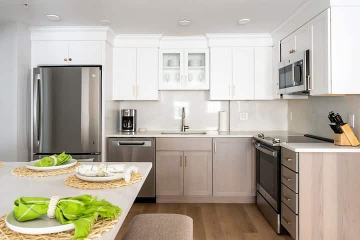New! Heart Of Downtown 2bed 2bath - Newport, RI