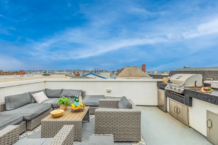 Private Rooftop, Steps To Beach | Seaside Style - Newport Beach, CA