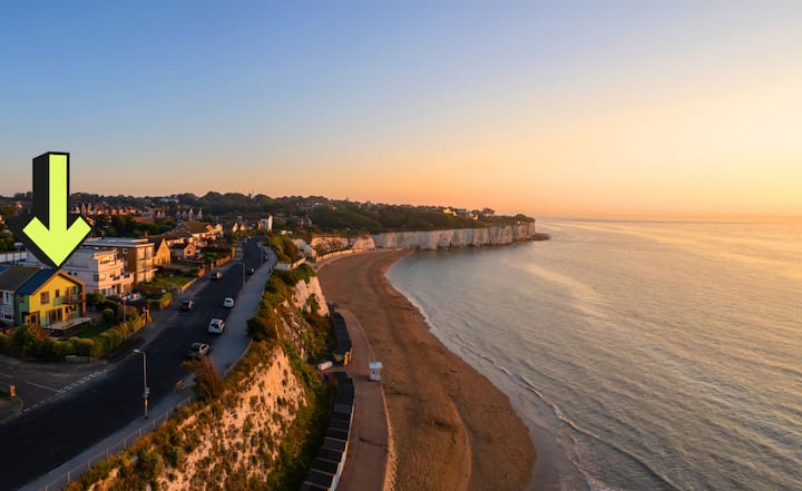 Stunning Beach Front House With Parking & Garden - Broadstairs