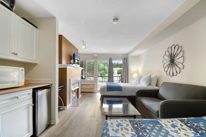 Comfort Studio With Kitchenette - 210b - Kelowna