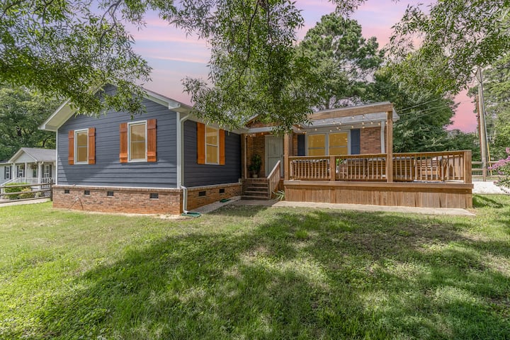 Relaxing Belmont Escape: 4br, 2.5ba, Pet-friendly - Belmont, NC