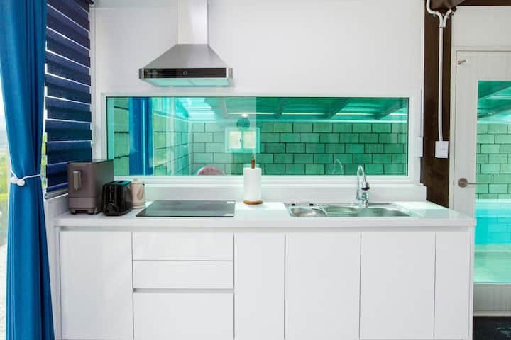 자연풍경이 아름다운 깨끗한 인테리어의 숙소 독채풀빌라 - Incheon