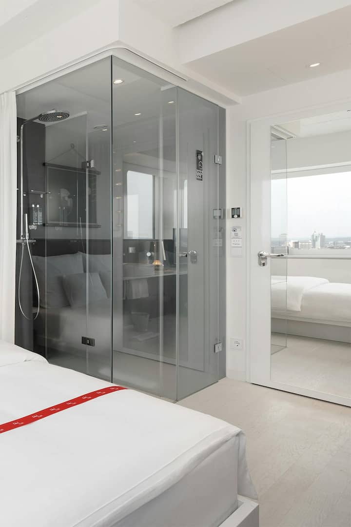 Prime Location In Foodie ‘Hood - Düsseldorf