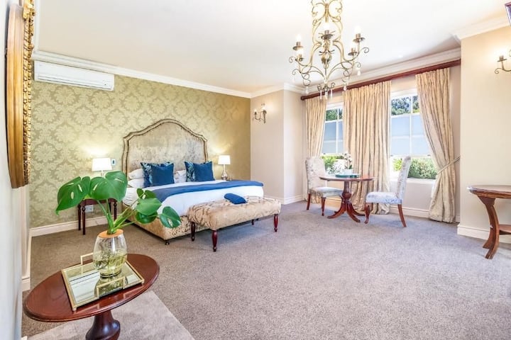 Village View Luxury Suite - Franschhoek
