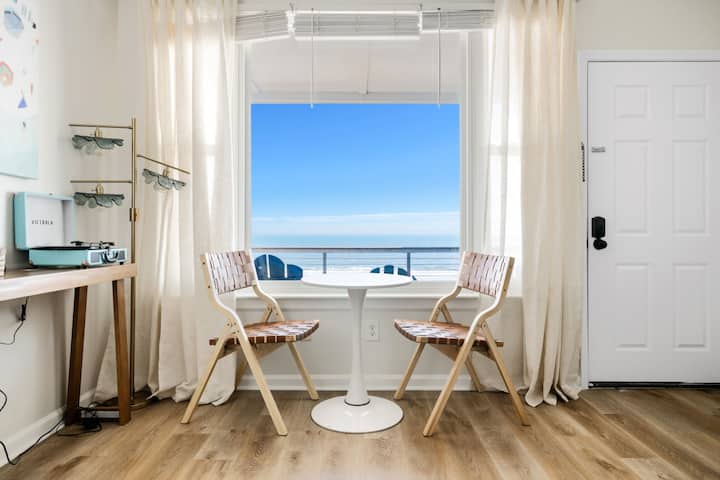 Front Beach Condo! 1 Block To Center Street-3c - Folly Beach, SC