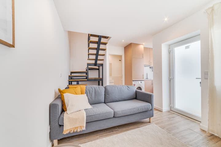 Sunny Charming Campolide Duplex With Garden - Odivelas