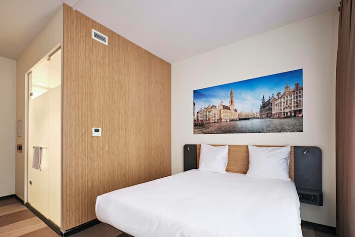 Get Your Nature On At Nearby Laeken Park - Brussels