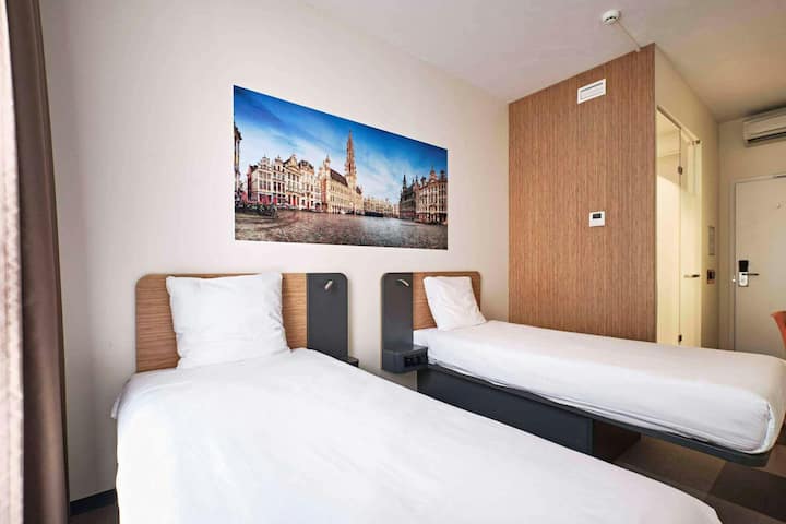 Check Out The Royal Palace & Art Museum - Schaarbeek