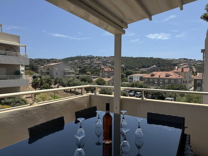 Joli T2 Idéalement Situé - Propriano