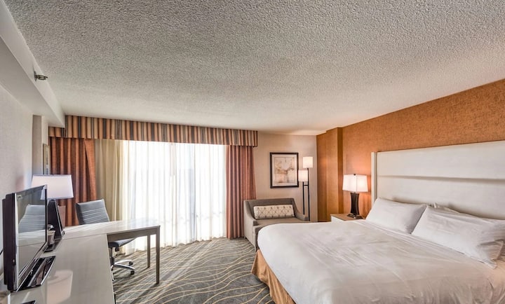 Convenient Stay Near Downtown Portland W/ Pool - Portland, ME