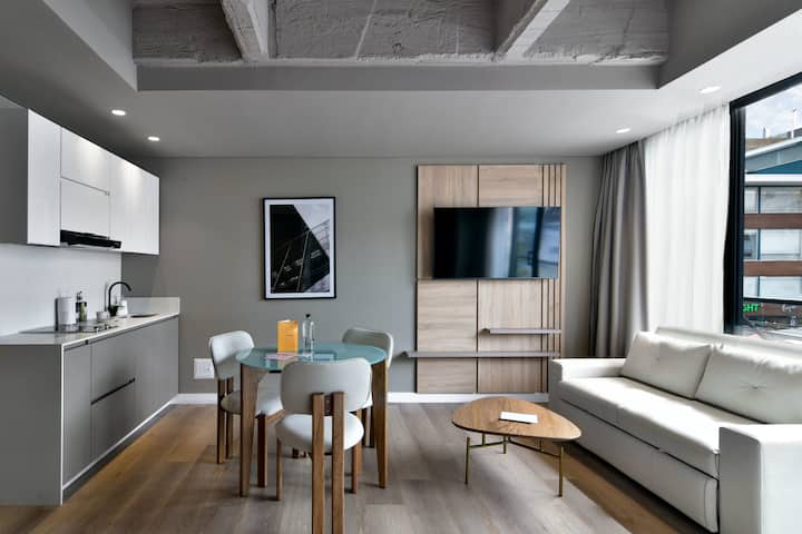 W* | Radiant 2br W/ Marvelous Deco In Unicentro - Bogota