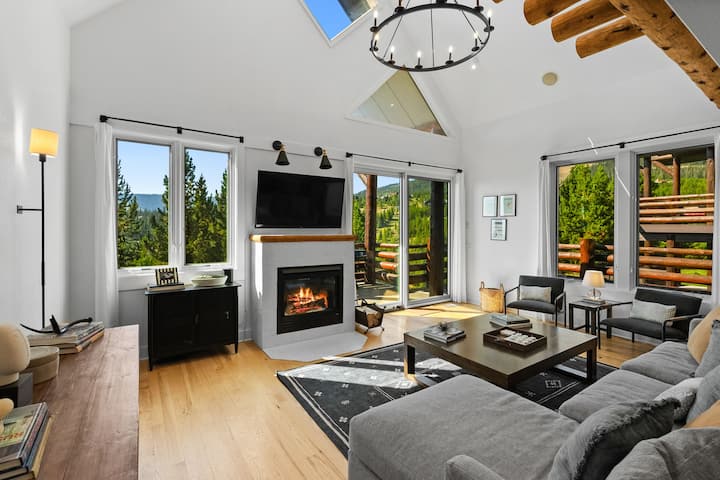 New Ski-in/out | Hot Tub | 7 Min Drive To Resort - Big Sky, MT