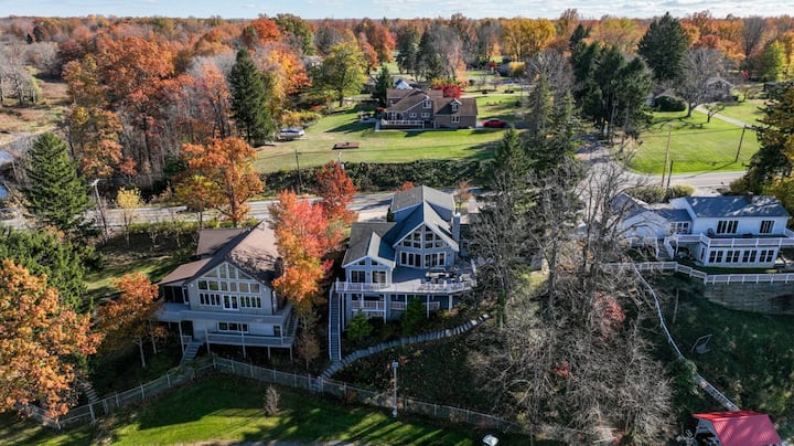 New! Stunning Geneva/ashtabula Lakefront Sleeps 16 - Geneva-on-the-Lake, OH