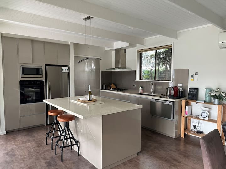 Close To The Shops Beach, Perfect For 2 Families - Inverloch