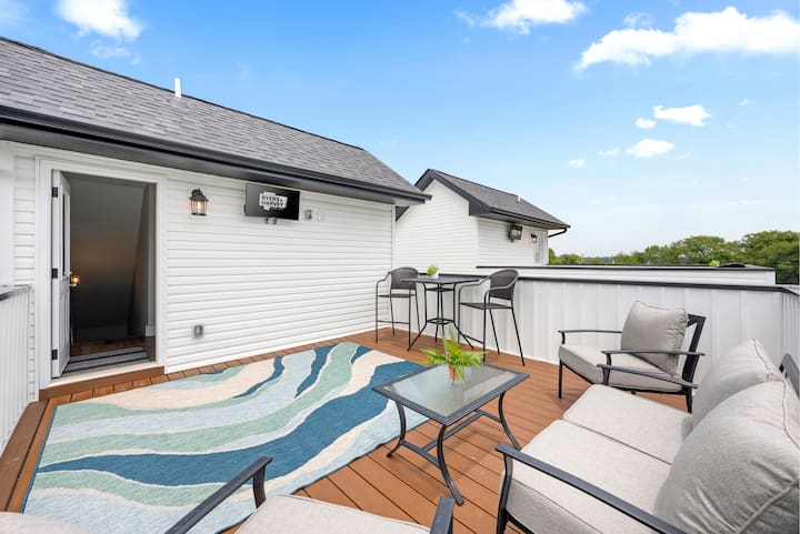 Adam's Downtown Retreat With 2 Rooftop Patios - Clarksville, TN