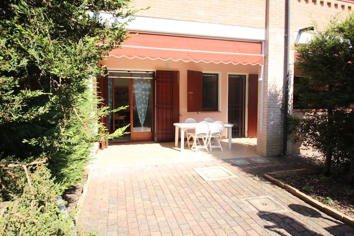 Three-room Apartment In A Villa With Garden - Comacchio