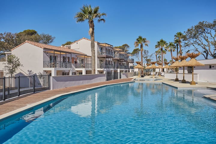 Charmant T3 + Accès Piscine | À 650m De La Plage - Île de Porquerolles