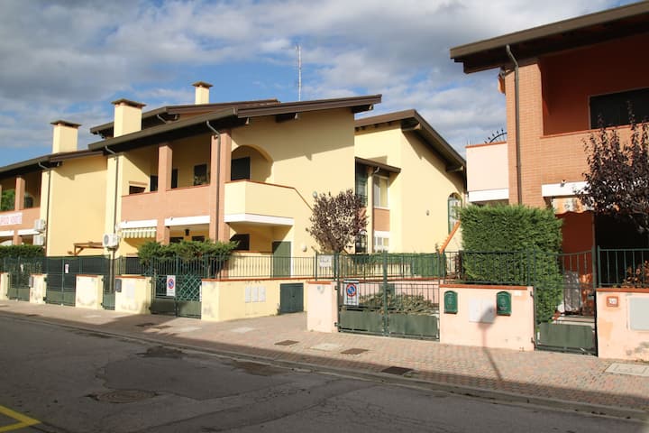 First Floor Apartment A Few Steps From The Sea - Comacchio