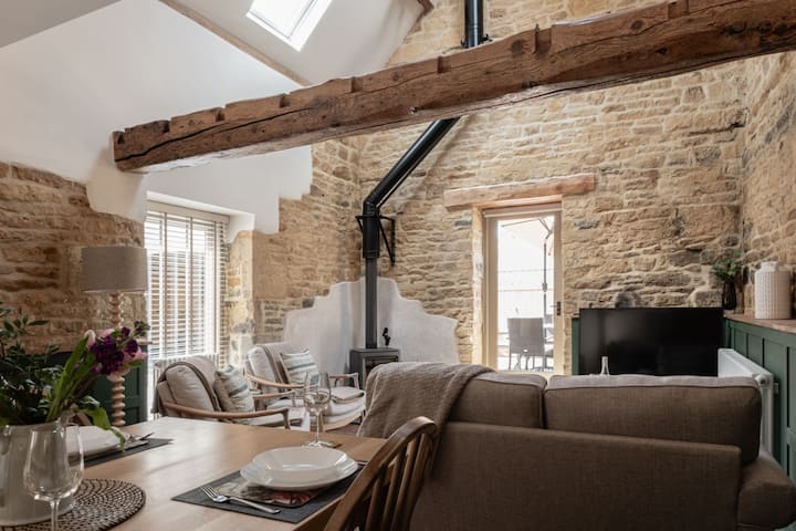 A Spectacular Barn Conversion - Highgate - Stow-on-the-Wold