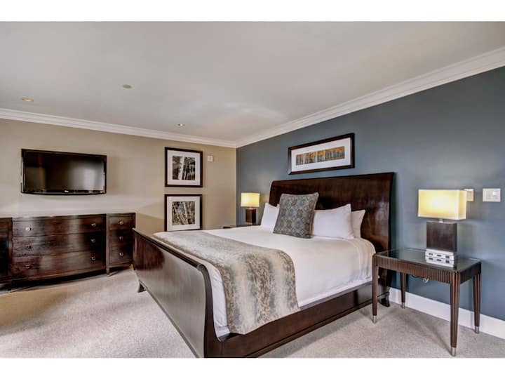 Elegant Alpine Inn With Superb Amenities - Vail, CO
