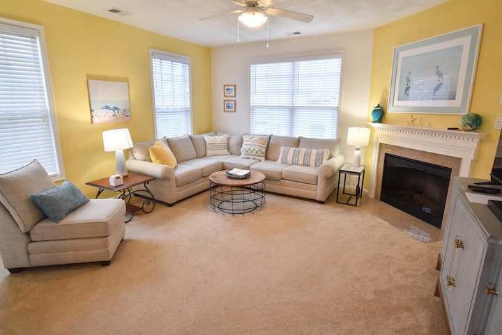 Beautiful Condo In Golf Community Featuring Access - Cape Charles, VA
