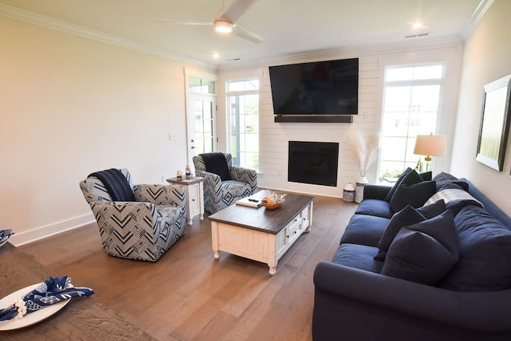 Brand New Stylish Home For You And Your Pet! - Cape Charles, VA