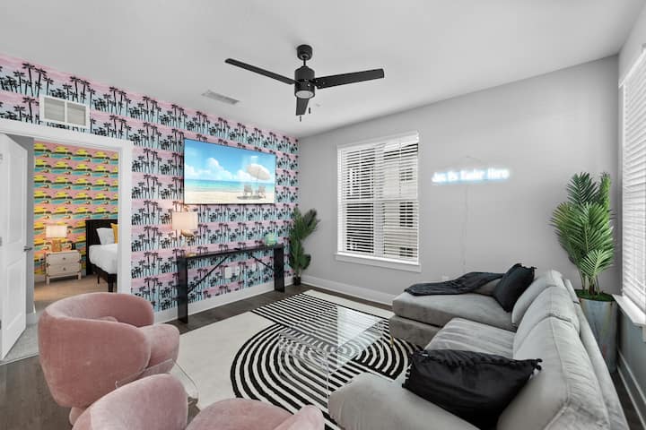 Tropical Retreat: Luxe 2br/2ba With Pool & Gym - Jacksonville, FL