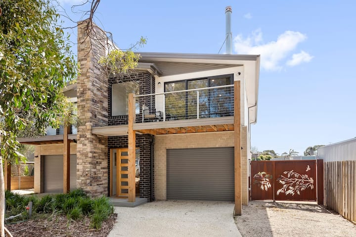 Holmly 2 - Premium Position, Walk To Everything! - Anglesea