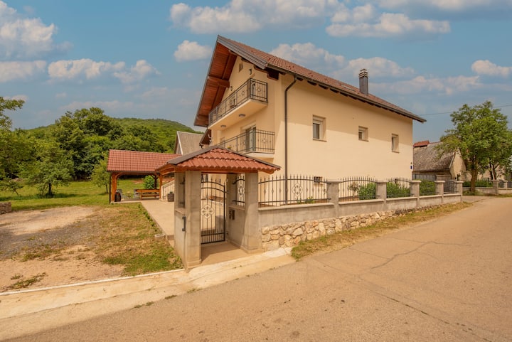 Maison Rose (111131-k1) - Otočac