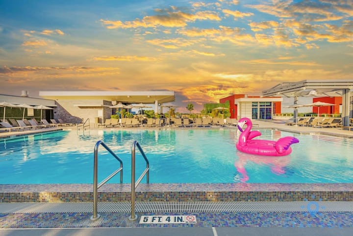 Modern Apartment W/ Pool-hollywood Beach Broadwalk - Hollywood, FL