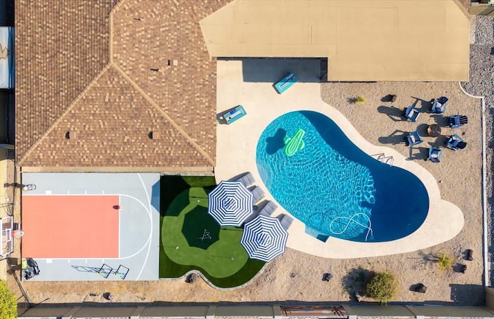 Sport Court | Private Heated Pool | Mini Golf & Mo - Glendale, AZ