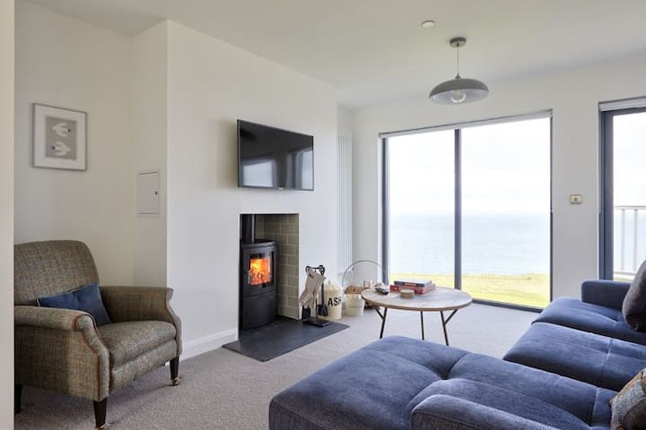 Stunning Penthouse With Ocean Views & Balcony - Morfa Nefyn