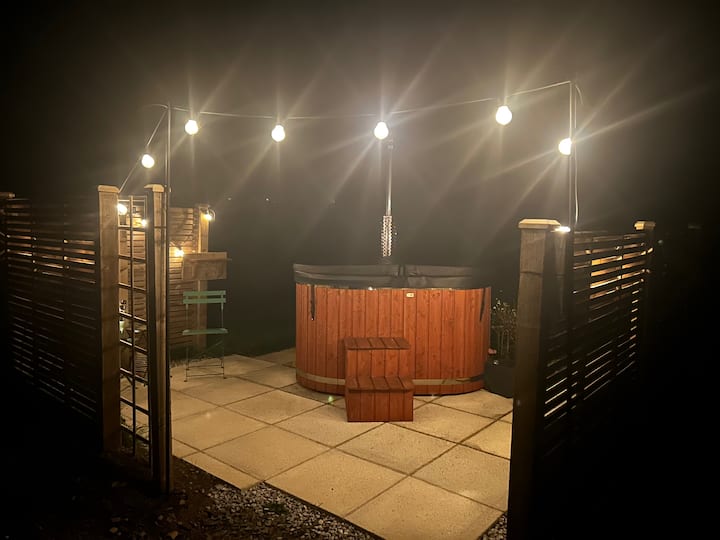 Cosy Devon Hut With Private Hot Tub - Exmoor