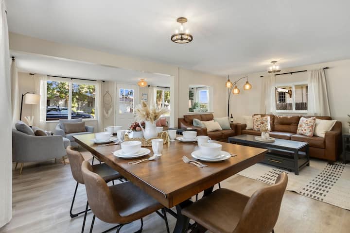 Downtown Windsor Home With Hot Tub & Pool Table - Windsor Lake, Windsor
