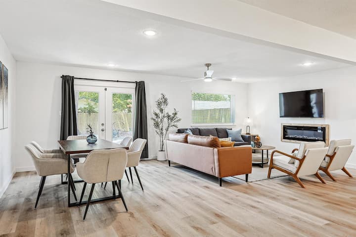 3-bd - Fully Remodeled, Convenient & Spacious - Irving, TX